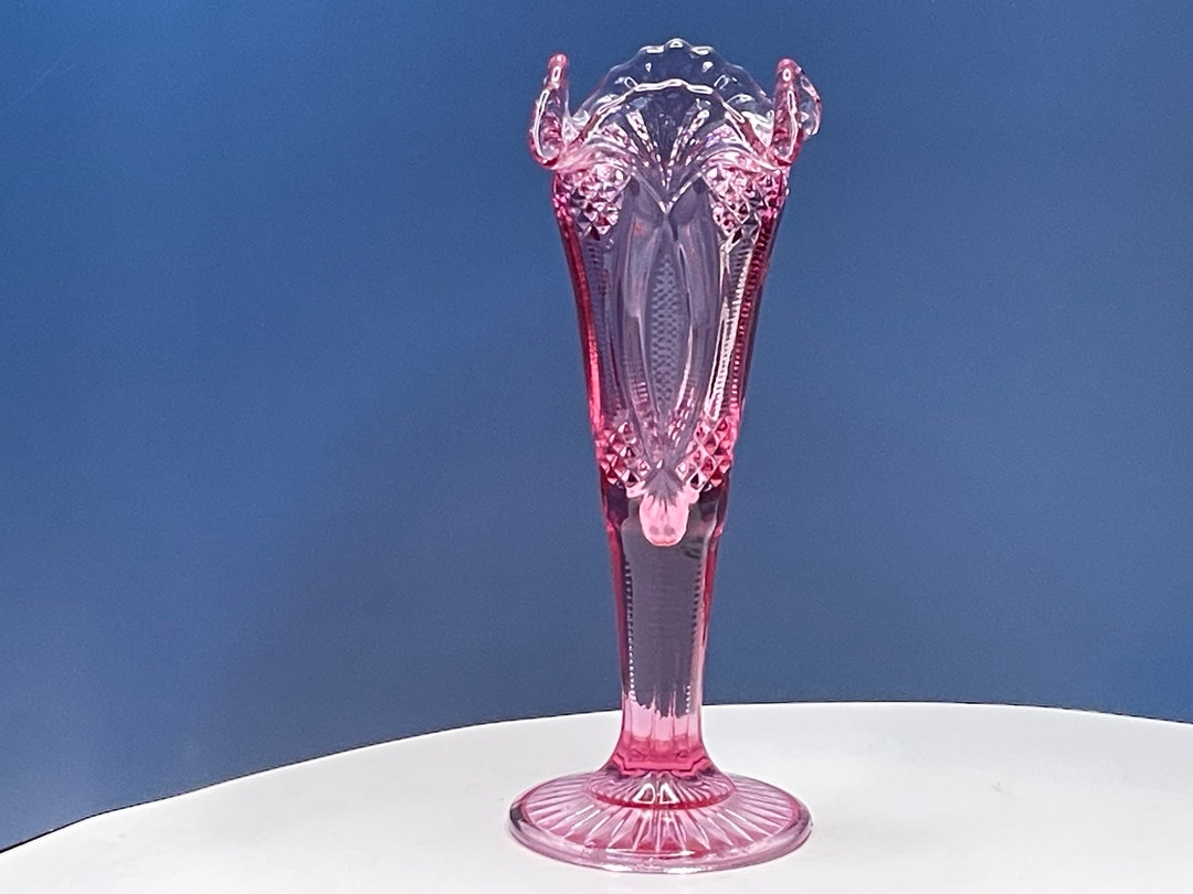 DALZELL VIKING Diamond Pattern Rose Color Glass Vase Hand Blown. Made ...