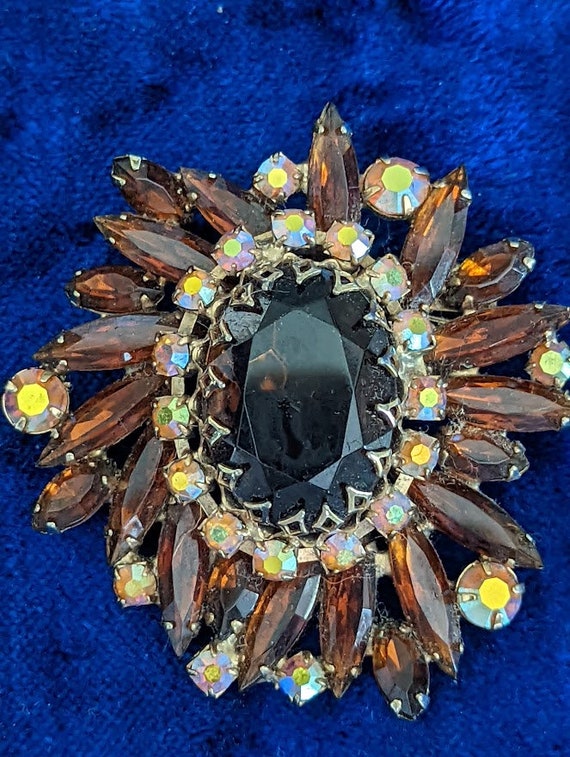 large vintage layered open - Gem