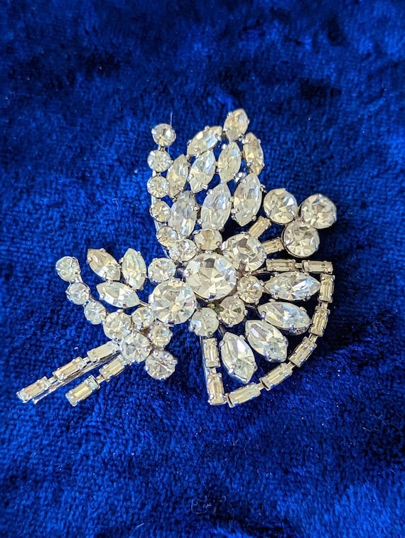 vintage sparkling rhinestone - Gem