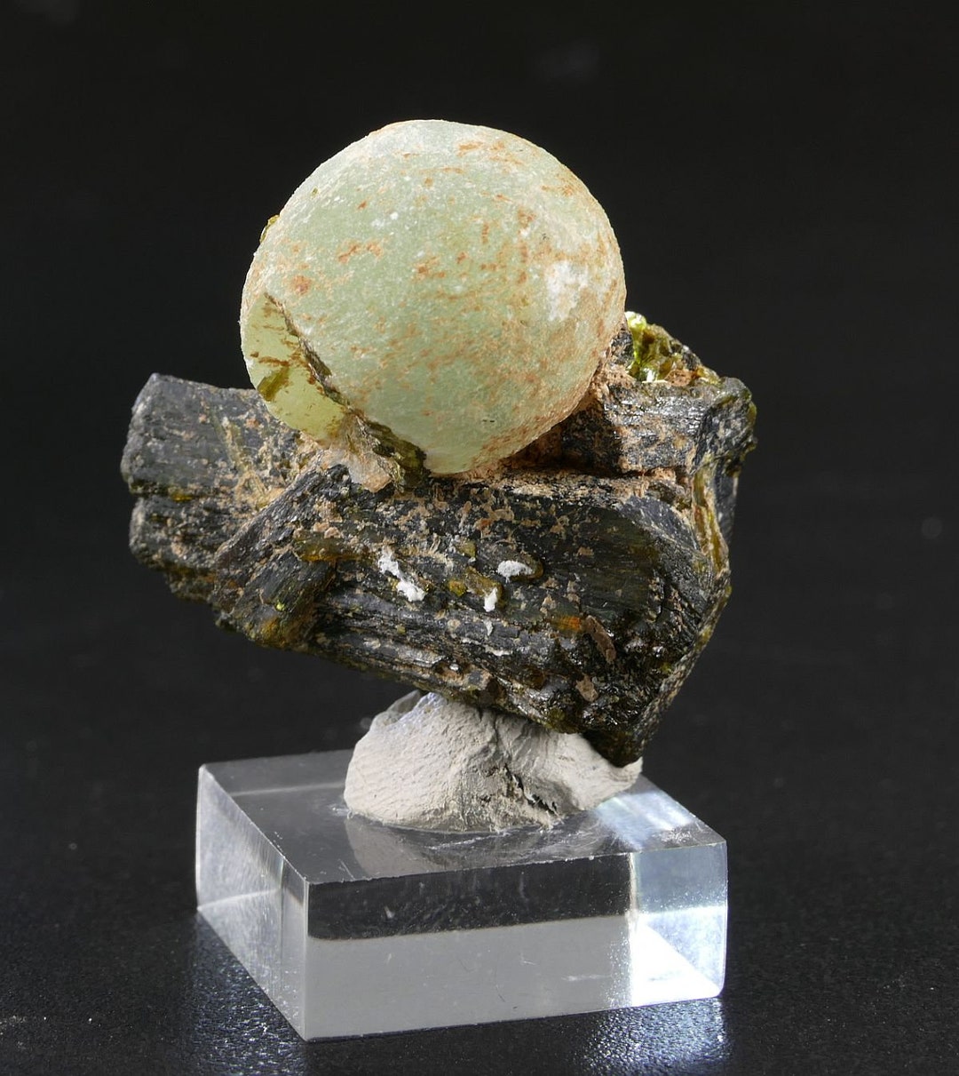 Green Botryoidal PREHNITE on Epidote Diakon ,mali 30 X 34 X 22 Mm rs - Etsy