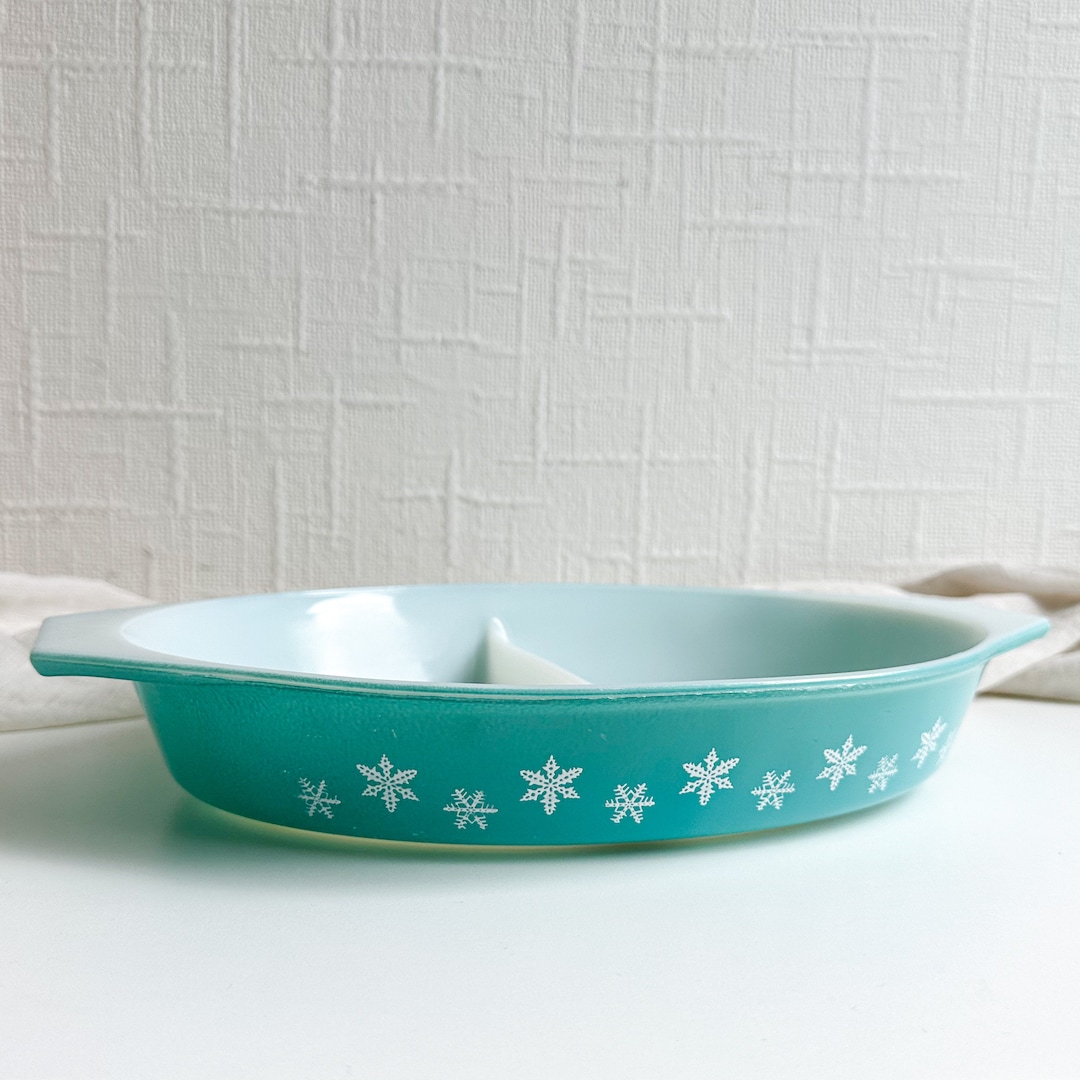 Pyrex Snowflake Divided Casserole Dish, Turquoise Blue JAJ Oven Dish ...