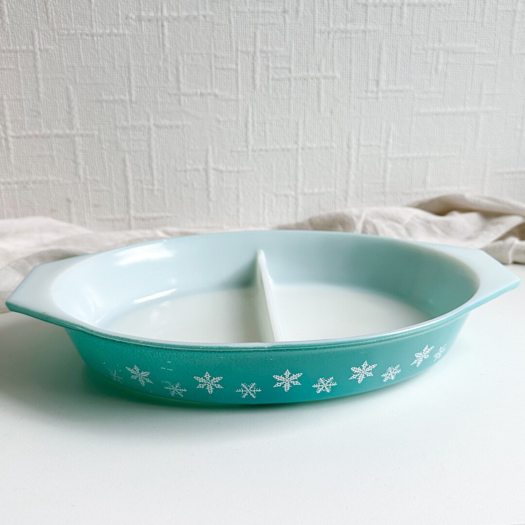 Pyrex Snowflake Divided Casserole Dish, Turquoise Blue JAJ Oven Dish ...