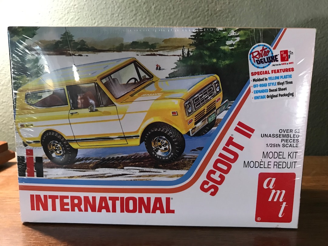 1977 International Scout II AMT Retro Deluxe 1:25 Scale Plastic Model ...