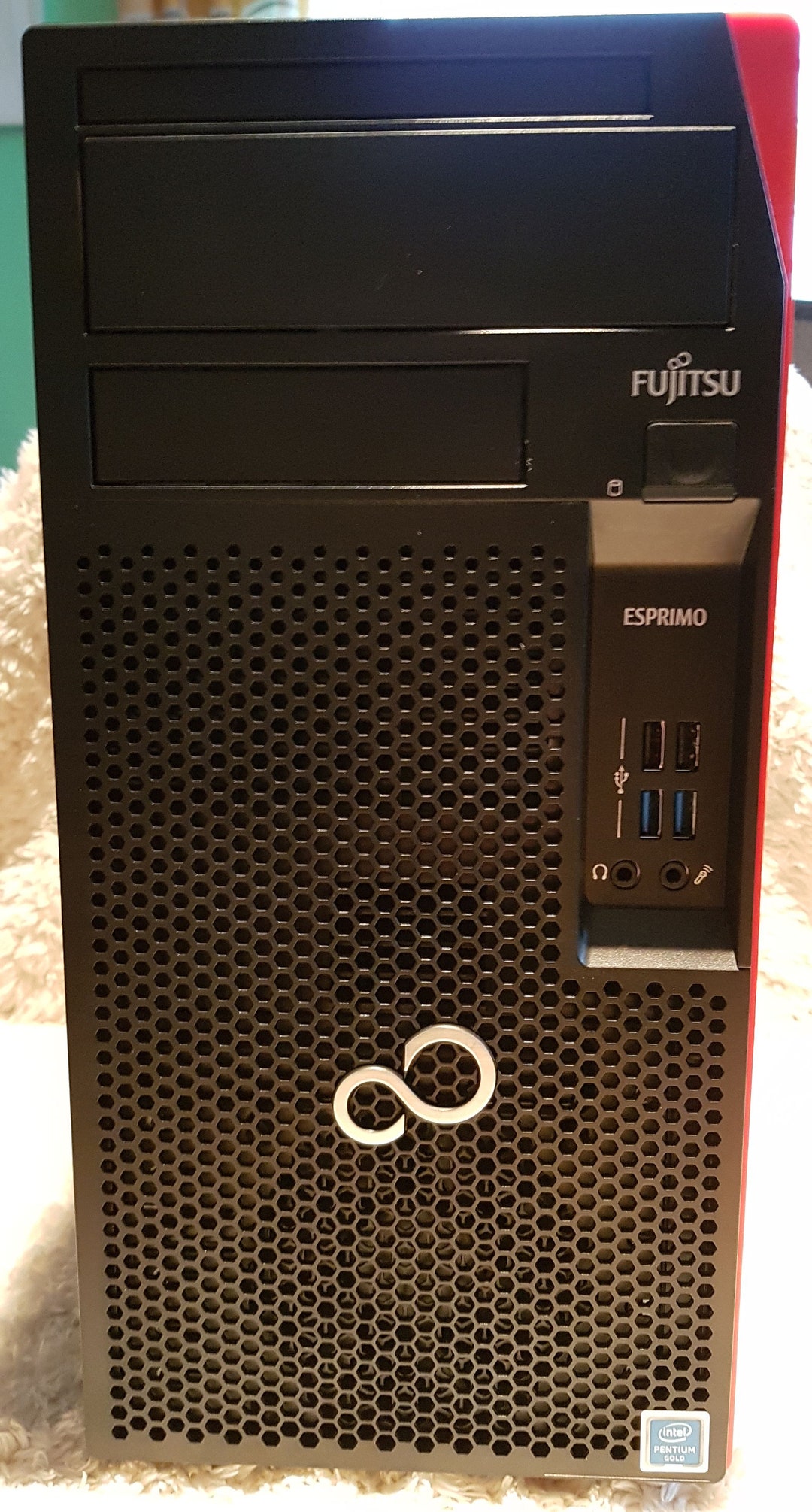 PC Fujitsu Esprimo P558/E94, Pentium Gold G5600, 8GB RAM, SSD and Hdd ...