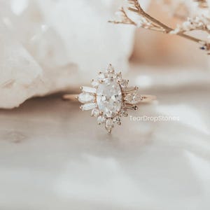 2 Ct Starburst Halo Oval Cut Moissanite Engagement Ring, 14K Gold ...