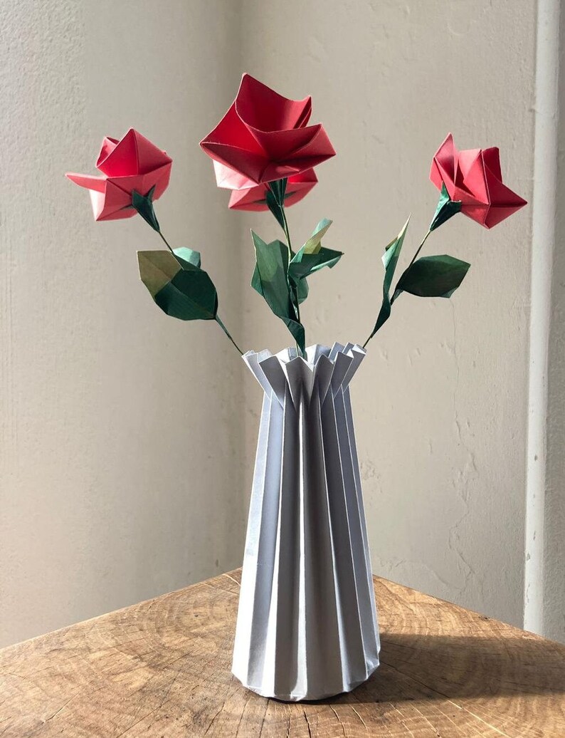 Origami Red Rose Bouquet Paper in Vase - Etsy