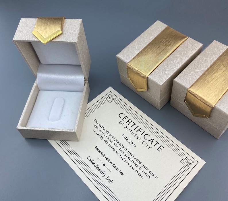 Real 18k Solid Gold Circle Signet Ring, Engraved Signet Ring ...