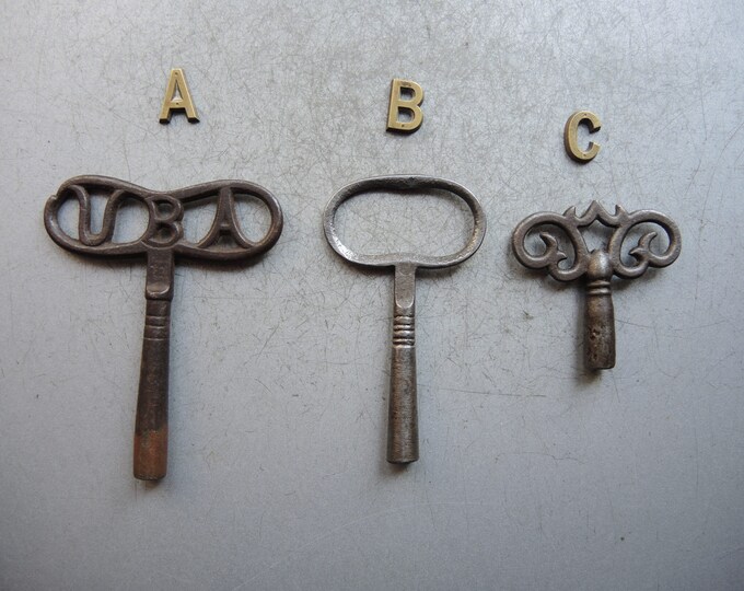 ONE Antique Solid Iron Metal Wind up Key for Clock / German Wall Clock ...
