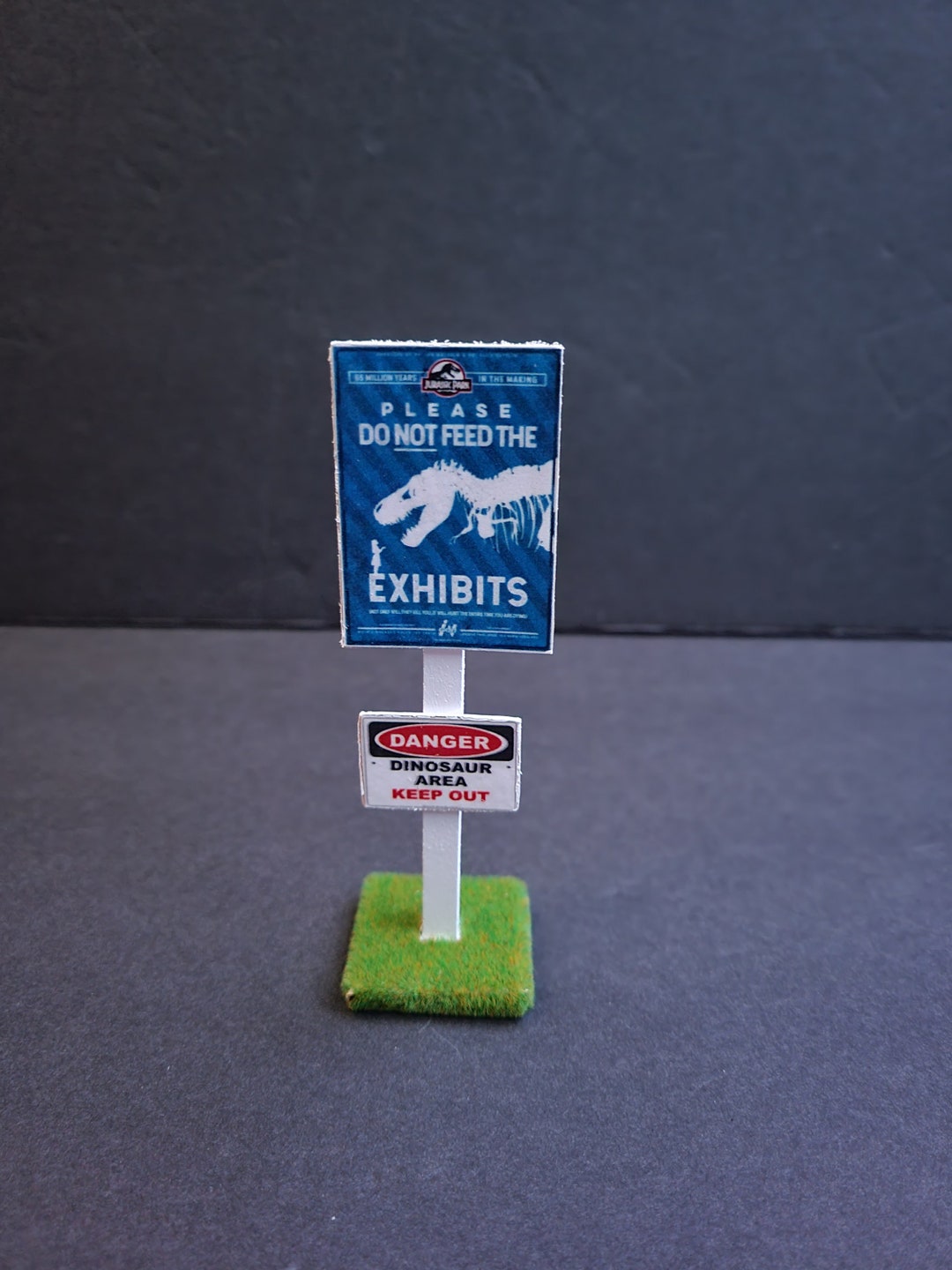 Do Not Feed* Sign - Etsy