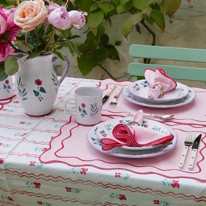 Squiggly Table - Etsy