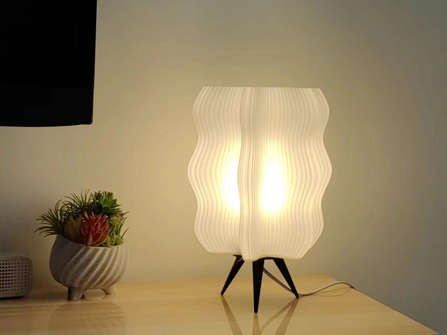 Wavy Lamp Retor Amber 3D Printed Lamp, Funky Lamp, Sculptural Lamp ...