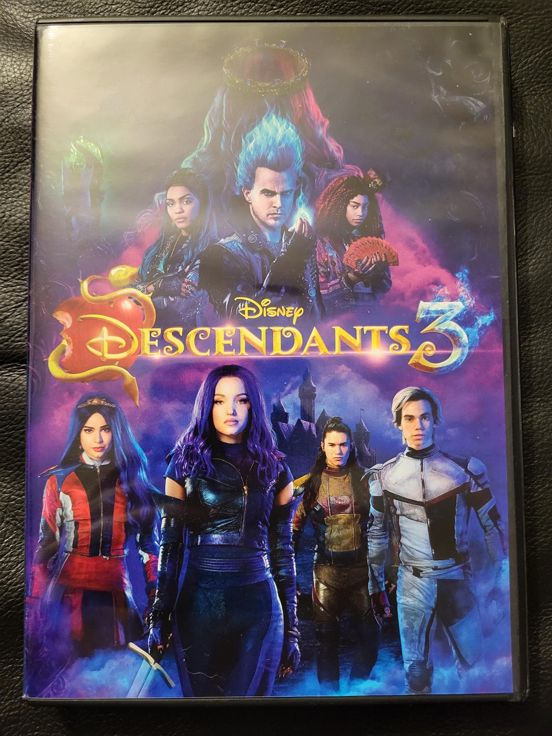 Descendants 3 DVD - Dove Cameron - Cameron Boyce - Sofia Carson ...