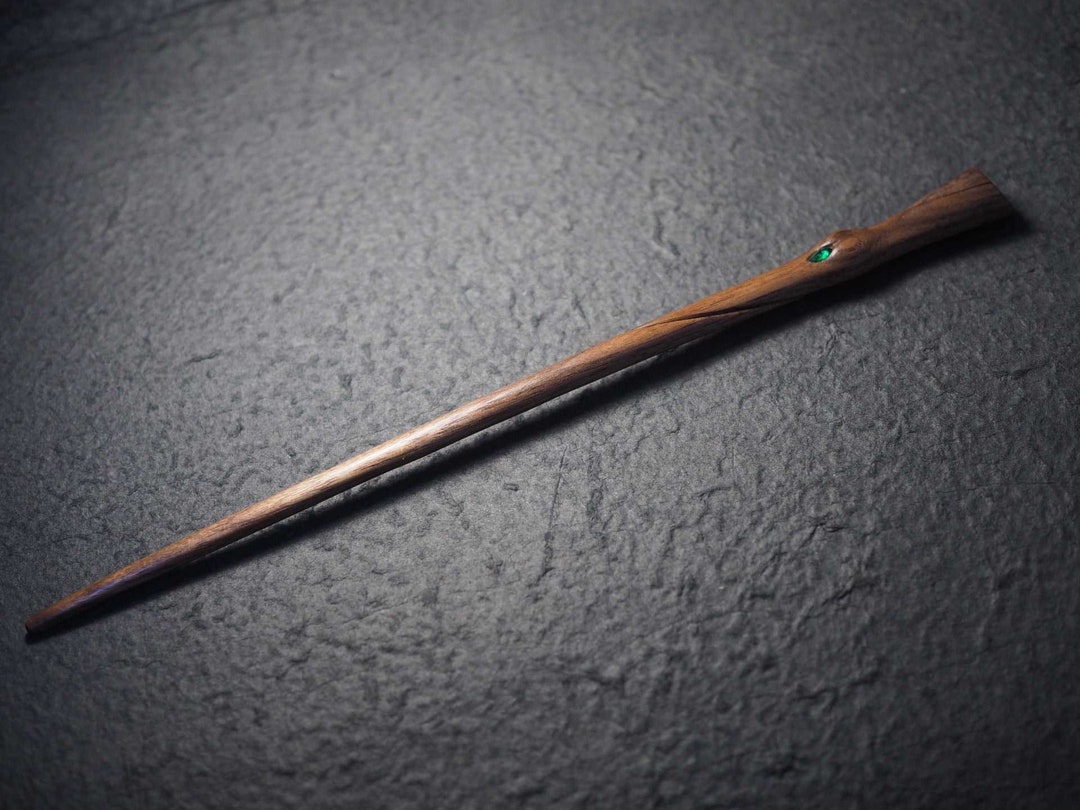 Personalised Wooden Wizard Wands, Handmade Emerald Gemstone Wand ...