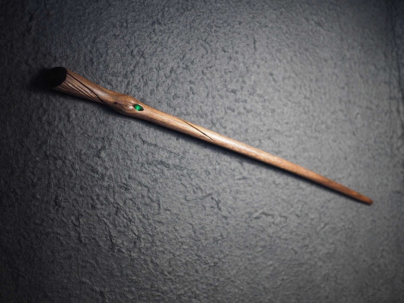 Personalised Wooden Wizard Wands, Handmade Emerald Gemstone Wand ...