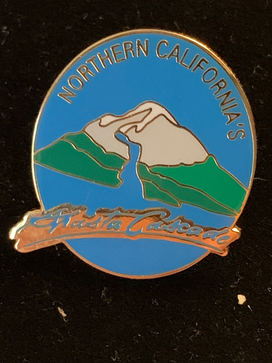 Mt. Shasta Lapel Pin Northern California - Etsy
