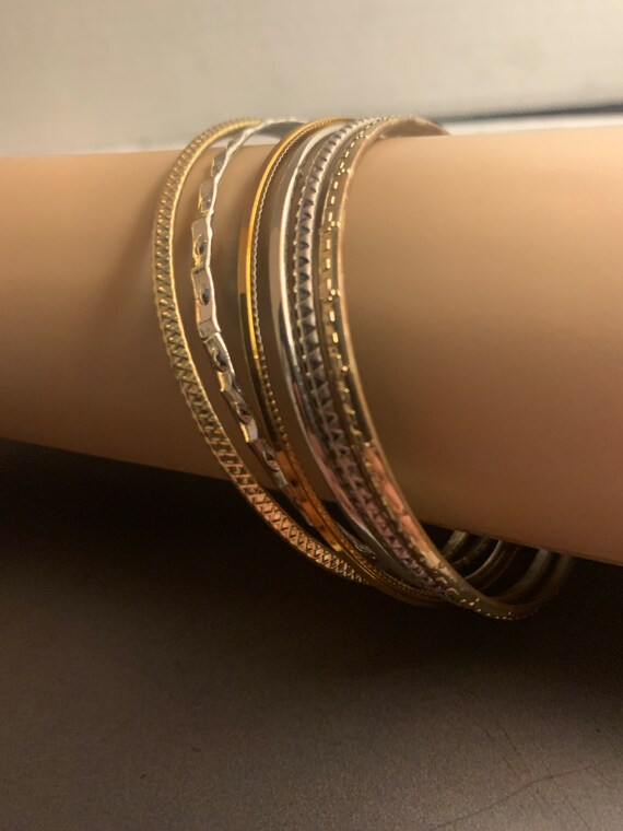 6 STACKABLE SILVERANDGOLDTONE BANGLES - Gem