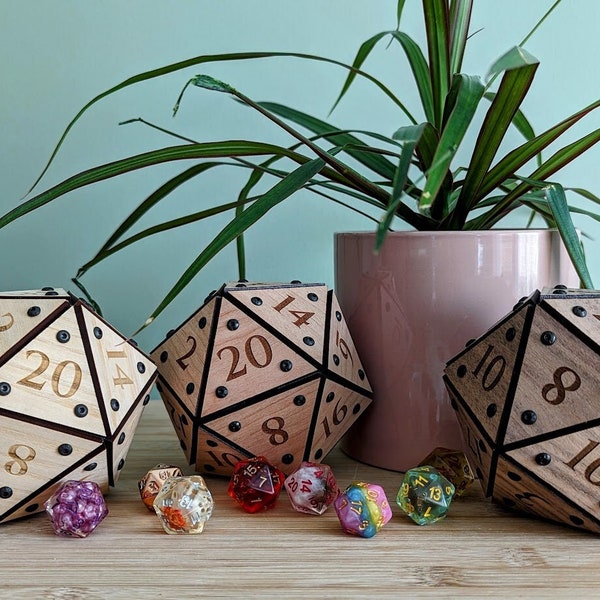 D20 Ornament - Etsy
