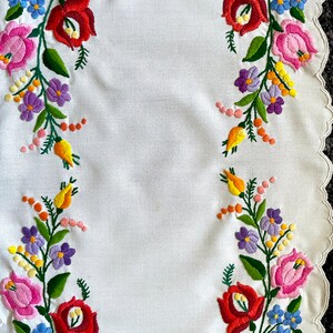 Handmade Embroidery Vintage Table Runner Hand Embroidered Hungarian ...