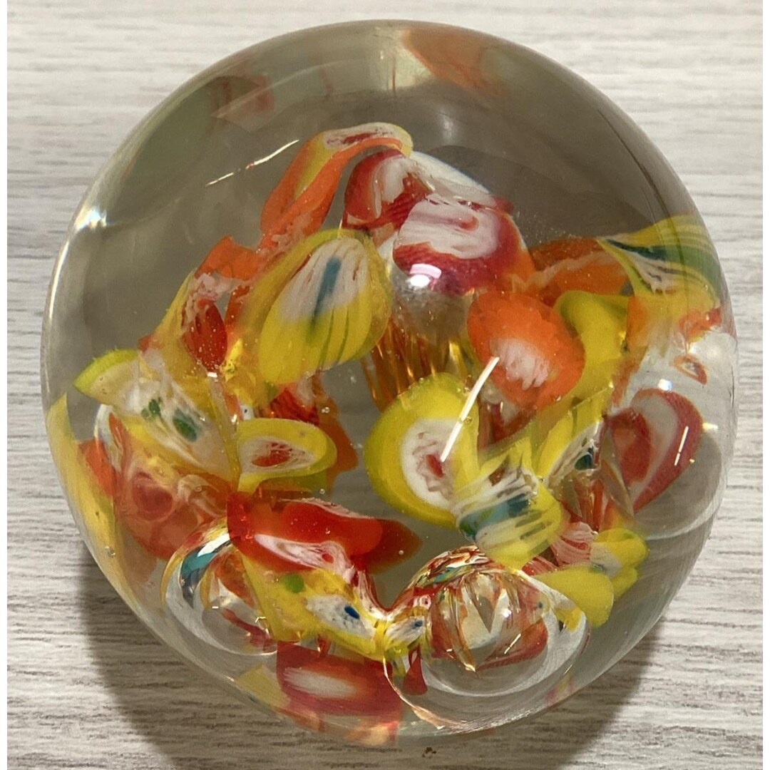 Art Deco Glass Paperweight 2.5x2.5