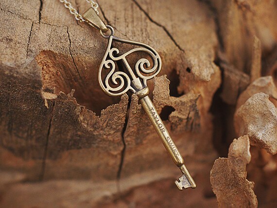 Taylor Swift Vault Key Necklace - munimoro.gob.pe