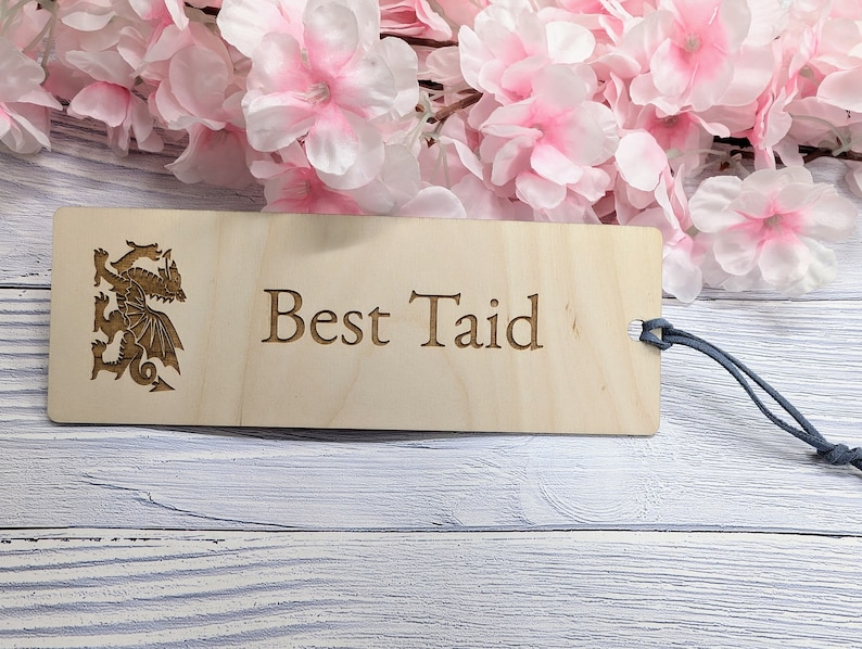 Best Taid - Welsh Dragon Engraved Wooden Bookmark, Unique Gift for Book ...