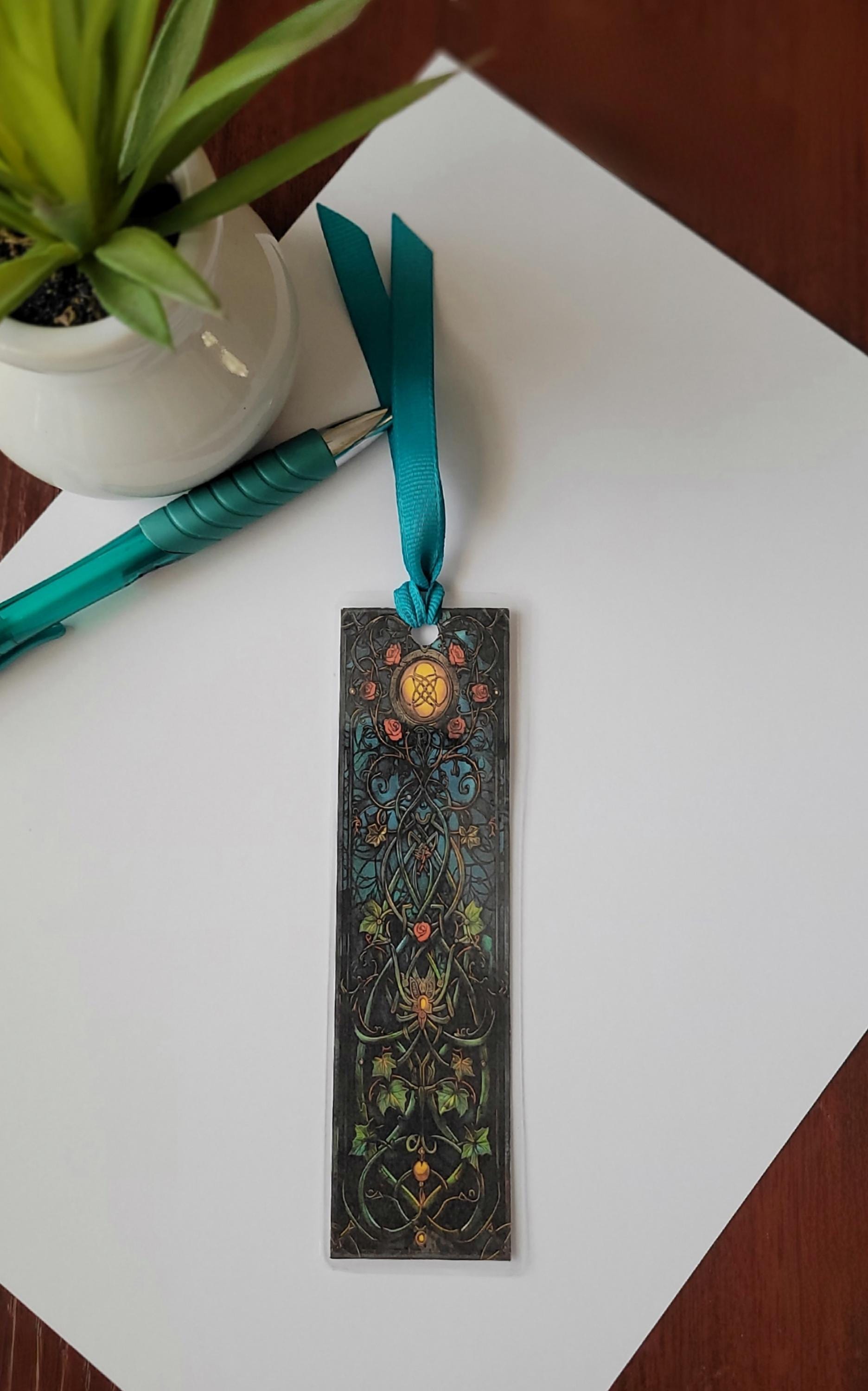 Celtic Knot Laminated Bookmark: Irish Mythology Gift - Etsy