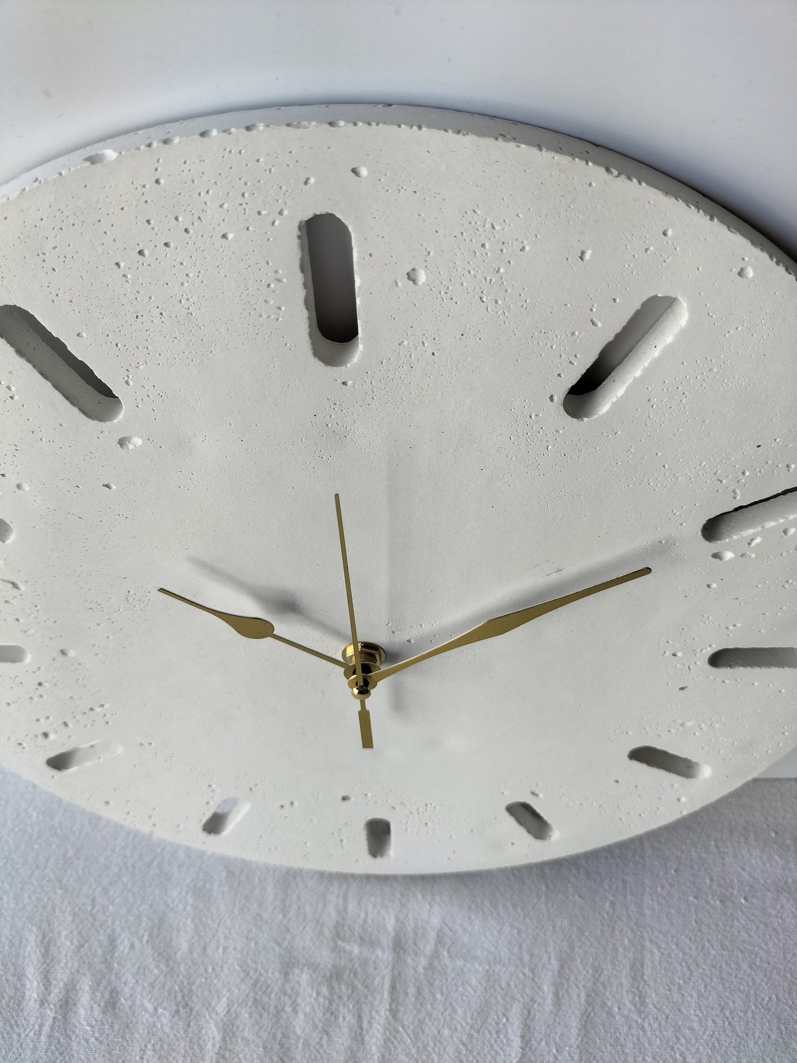 Elegant White Wall Clock, Modern and Minimalist Design, Unique Concrete ...