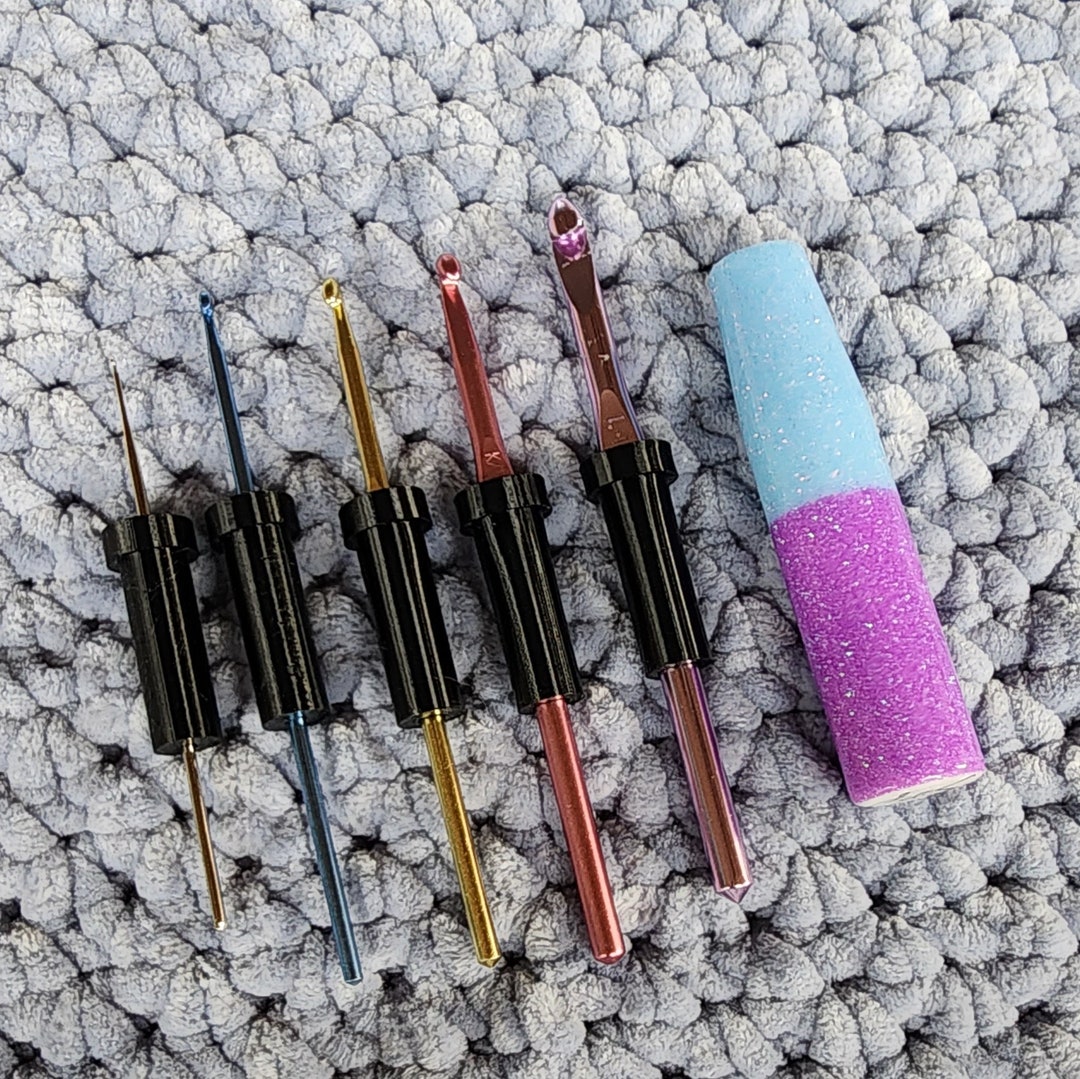 TWO COLOUR Crochet Hook | the Crogohandle, an Ergonomic Crochet Handle ...