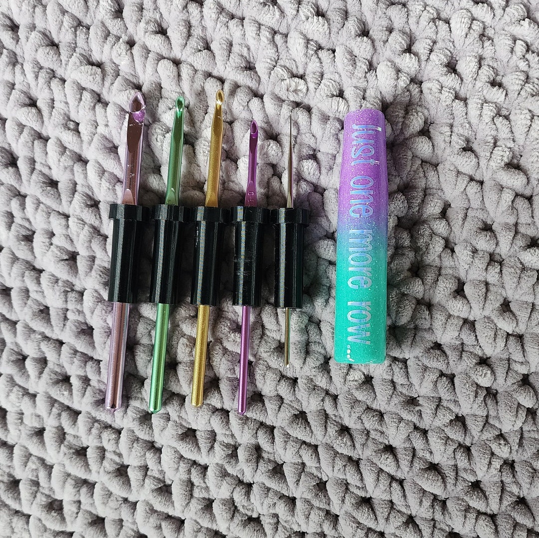 GRADIENT Crochet Hook | the Crogohandle, an Ergonomic Crochet Handle ...