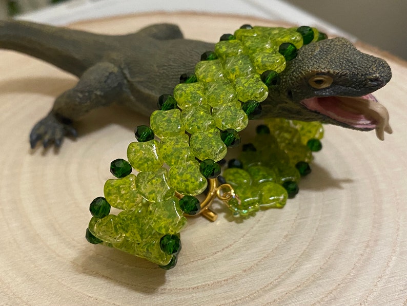Translucent Slime Green Speckled Lizard Dragon Scale Bracelet Fine ...