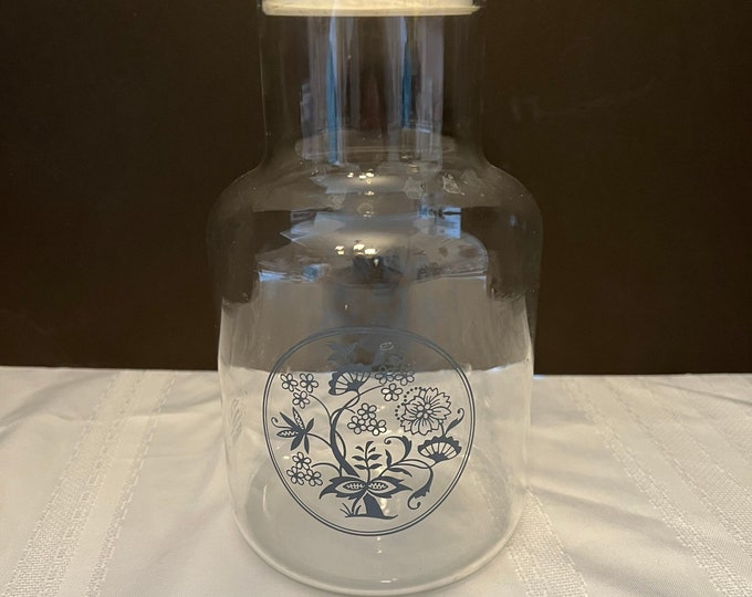 Vintage Pyrex, Corelle 72oz Old Town Blue Onion Glass Pitcher, Decanter ...