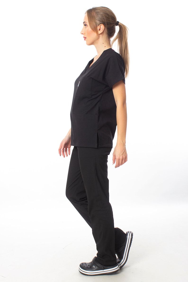 Black Lycra Medical Uniform World Scrubs Set for Women 6 Pocket ...