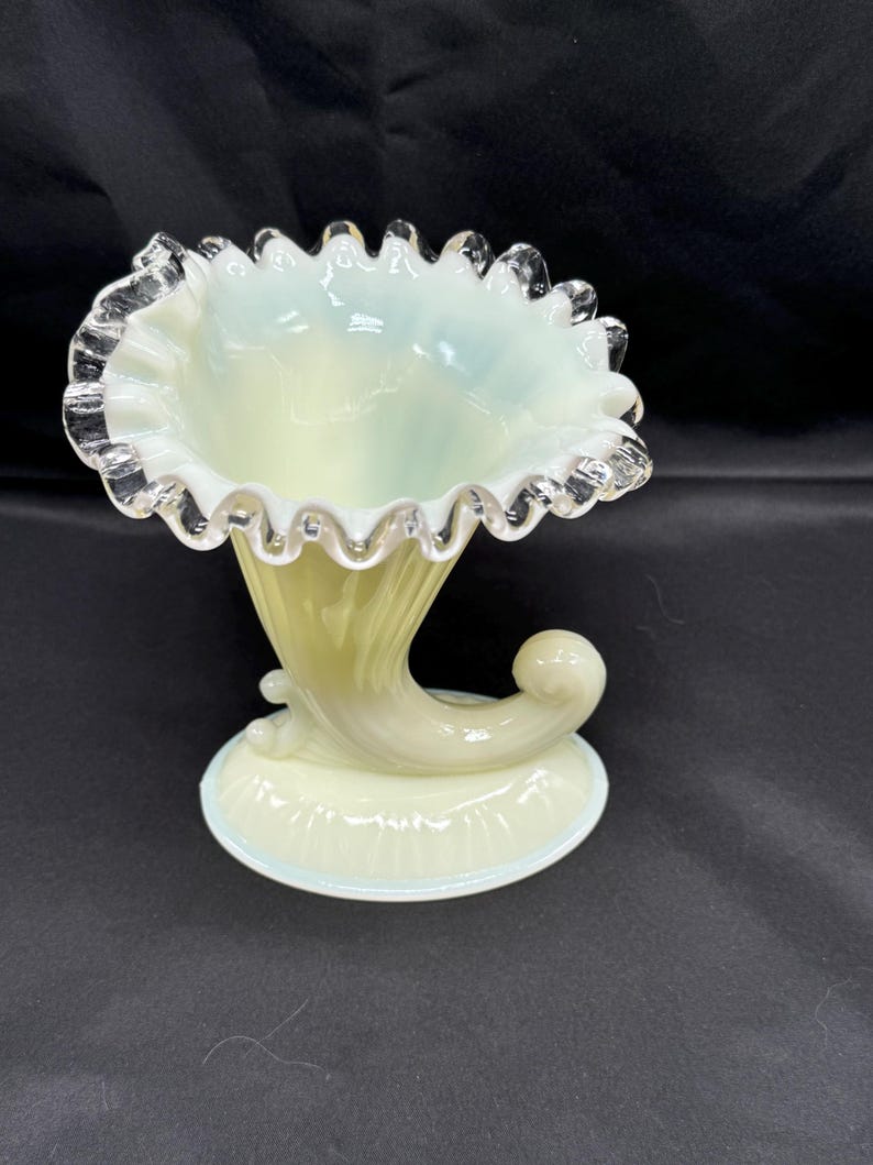 Vintage Fenton Ivorycrest Cornucopia Custard Uranium Glass Vase - Etsy