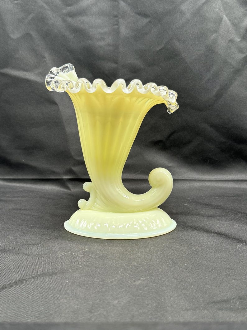 Vintage Fenton Ivorycrest Cornucopia Custard Uranium Glass Vase - Etsy