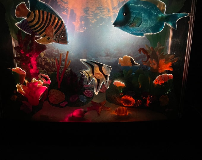 Vintage Spencers Fiber Optic Aquarium Illuminates an Ever-changing ...