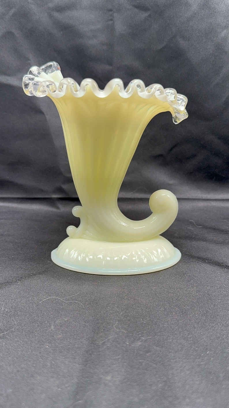 Vintage Fenton Ivorycrest Cornucopia Custard Uranium Glass Vase - Etsy
