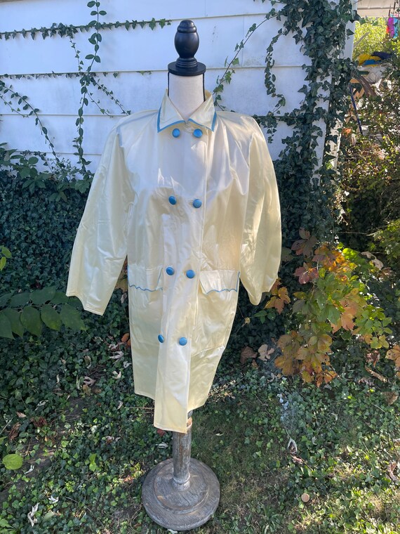 vintage rain coat vinyl - Gem