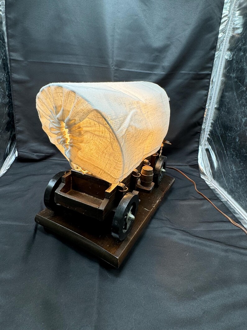 Vintage 1950 Covered Wagon Table Lamp Western Americana Pioneer Cowboy ...