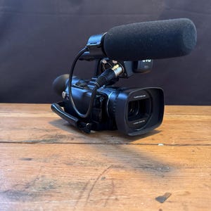 JVC HD Memory Card Camera Recorder GY-HM100U With Bag and Accessories ...