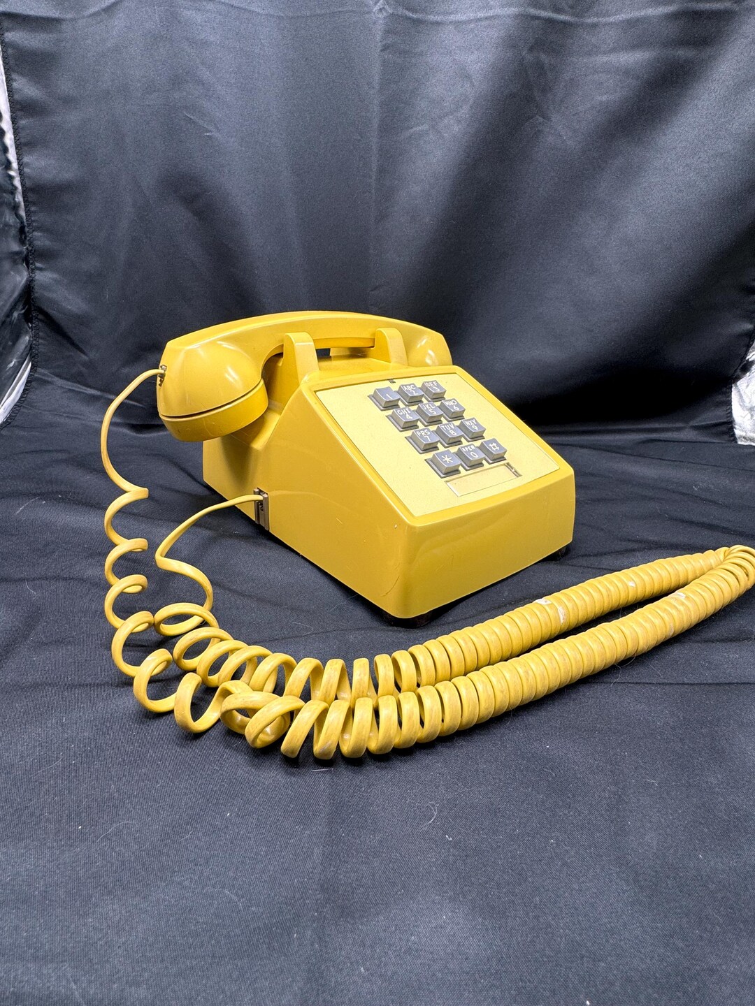 Vintage 1983 YELLOW Western Electric Bell System 2500DM Desk Touch Tone ...