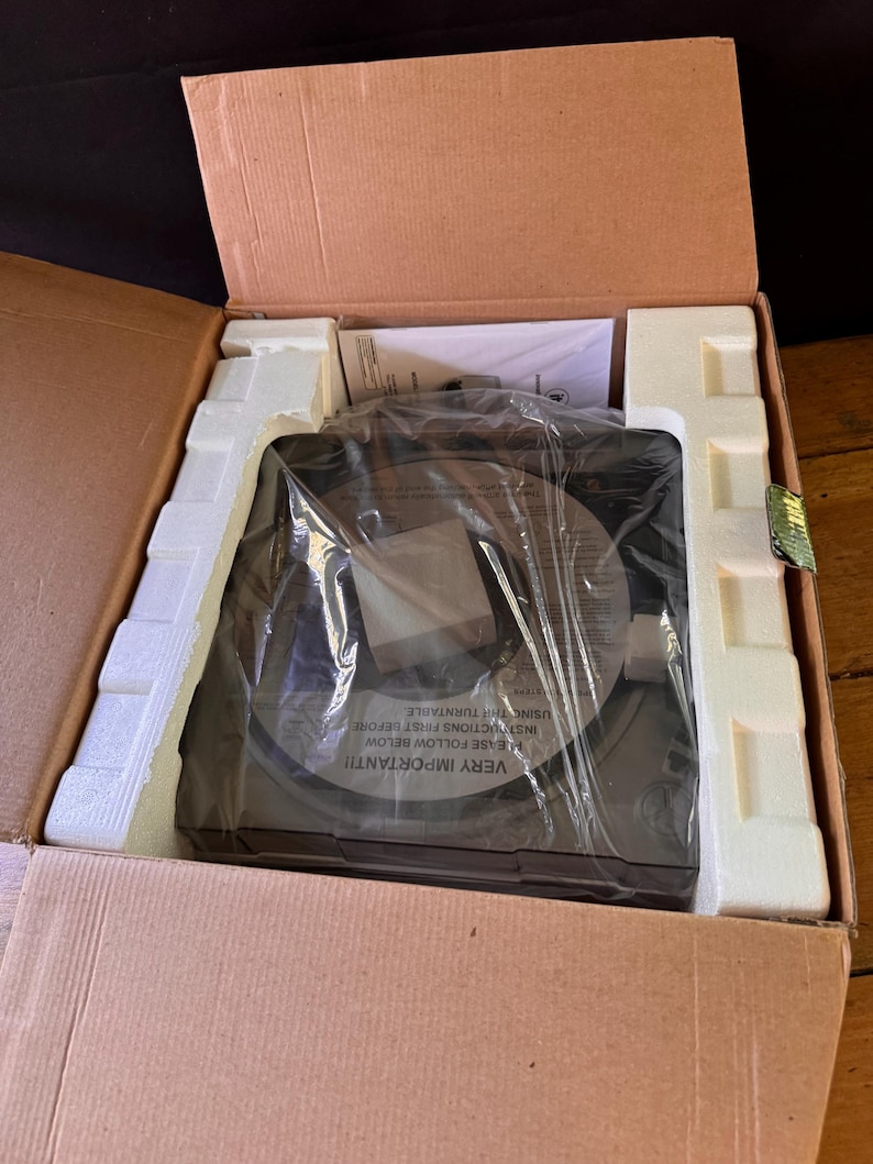 Innovative Technology ITUT-201 USB Turntable Record From Vinyl to Pc ...