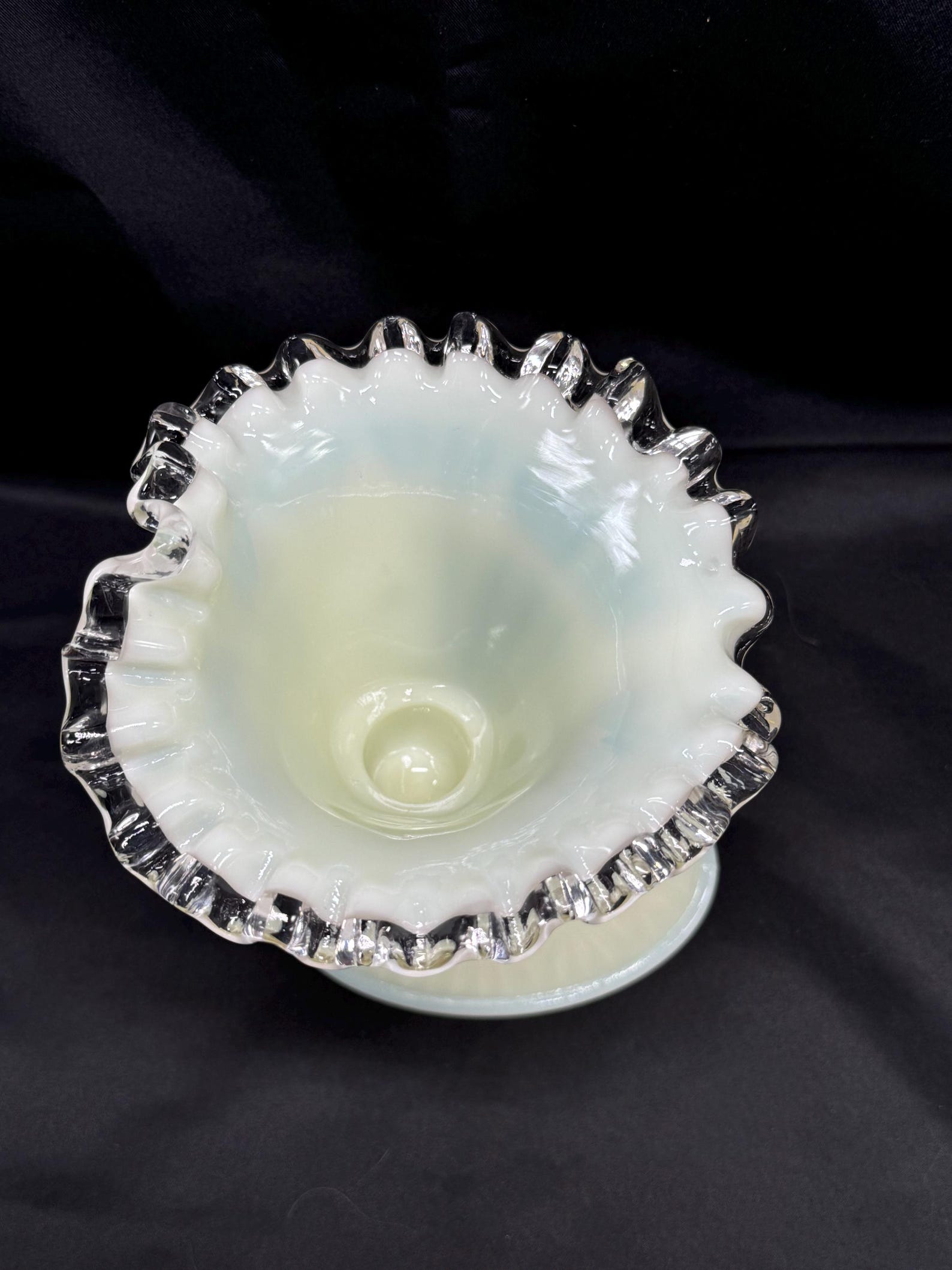 Vintage Fenton Ivorycrest Cornucopia Custard Uranium Glass Vase - Etsy