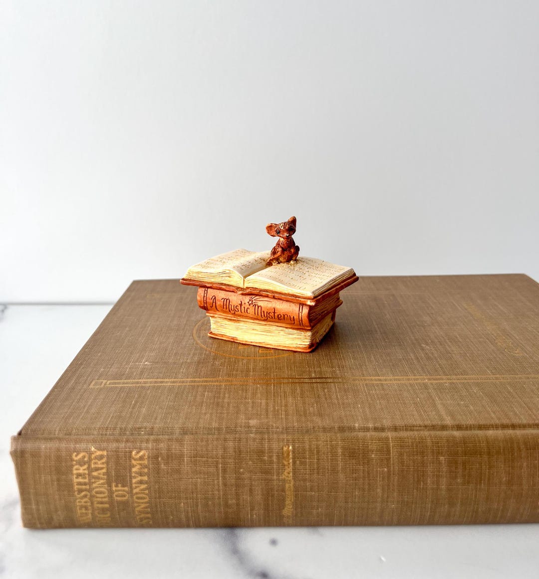 Vintage Mouse on Bookstack Secret Box: Bookish Jewelry Box - Etsy