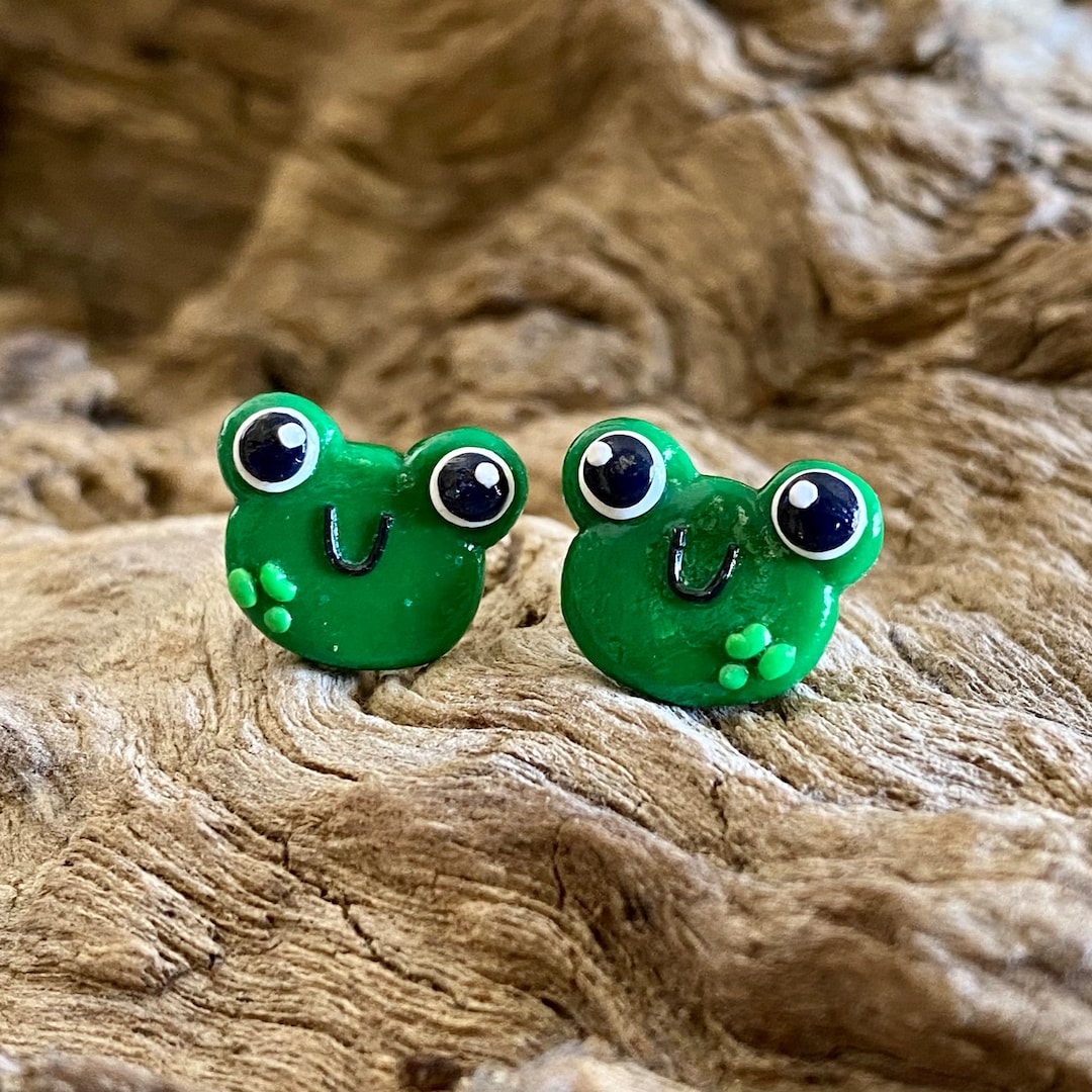 Frog Stud Earrings | Frog Earrings | Frog Gifts | Frog | Cute Critter ...