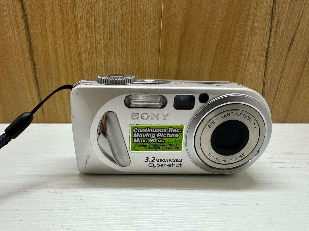 Sony Cybershot Dsc-p8 Japan Mpeg Movie Vx Digital Camera 3.2 MP 3X ...