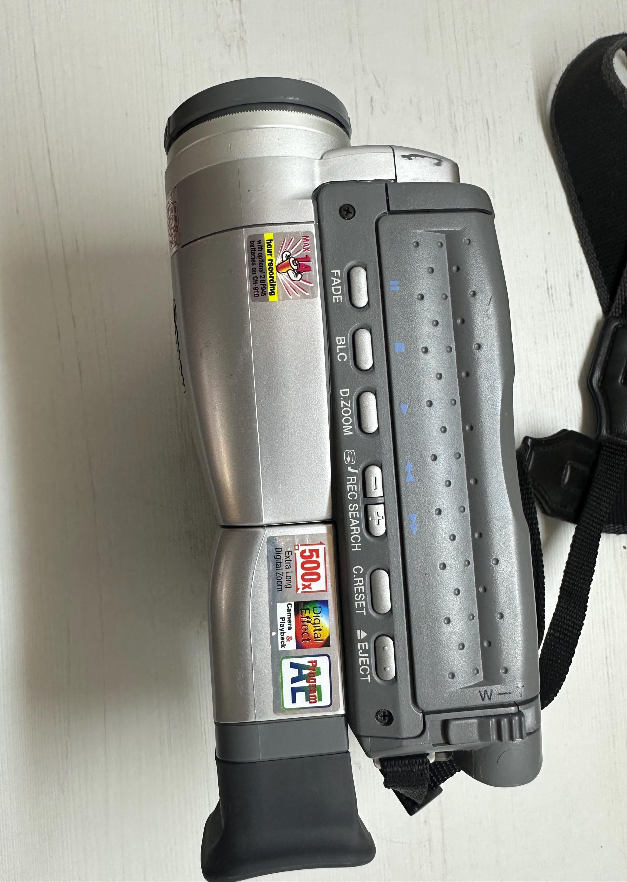 Vintage Canon G1000e 8mm Handycam 500x Digital Zoon 22x Optical Mini DV ...