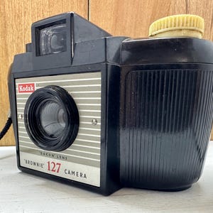 Vintage Unique Amazing Rare 1960 Camera Kodak Brownie 127 Dakon Lens ...