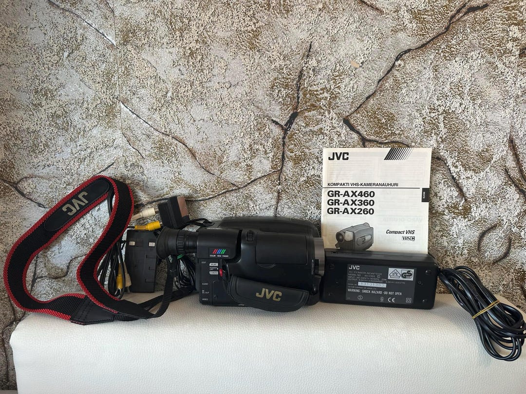 JVC Compact GR-AX360 Compact Vhs Camcorder Full Range Auto Focus Japan ...