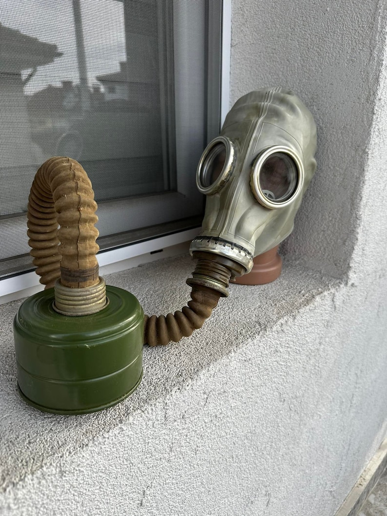 Military Vintage Army Gas Mask With Hose and Carbon Filter Unique Full ...