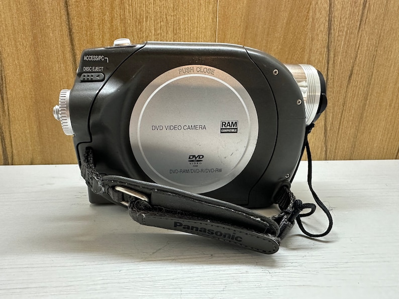 Panasonic DVD VDR D100E Video Camera 30X Optical Zoom Japan + Battery ...